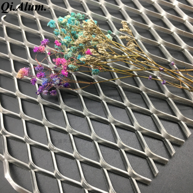 China Perforated Small Holes Galvanized Expanded Metal Aluminum Mesh Sheet
