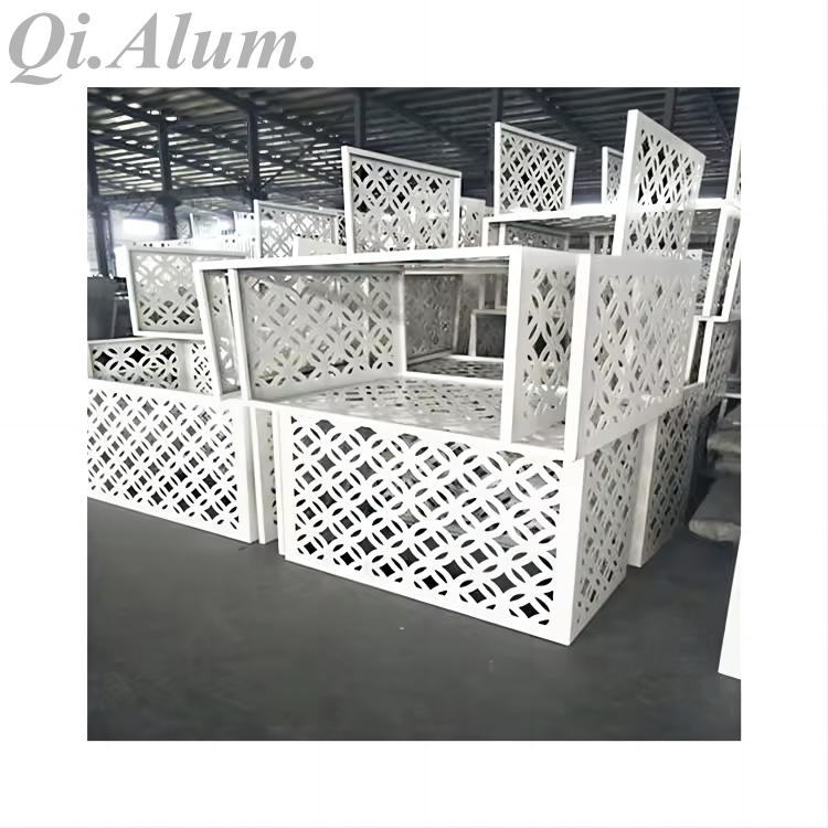 Alum Air conditioning covers: versatile experts in architectural decoration